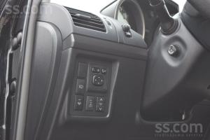 Black Toyota Land Cruiser 2013 in Riga, with an engine capacity of 3.00 L and mileage of 209 thousand km for 23800 €, photo 11 on AUTOMOTO.COM.LV