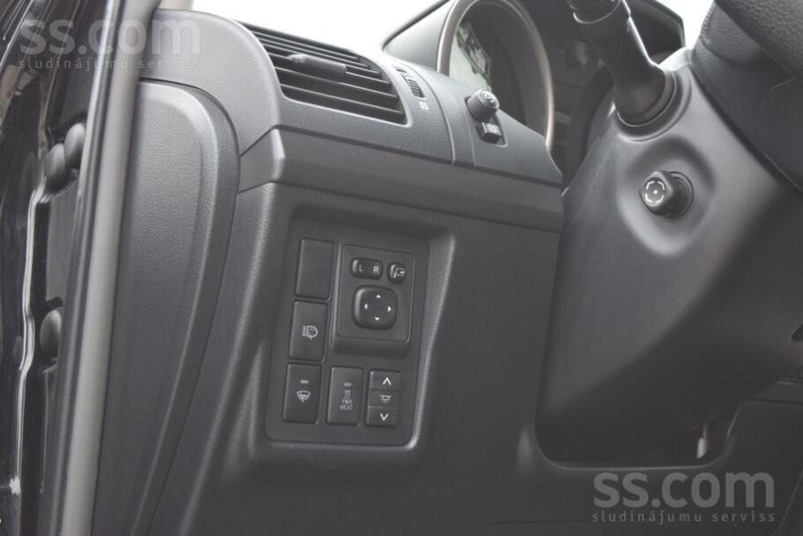 Black Toyota Land Cruiser 2013 in Riga, with an engine capacity of 3.00 L and mileage of 209 thousand km for 23800 €, photo 11 on AUTOMOTO.COM.LV