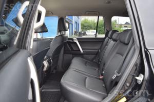 Black Toyota Land Cruiser 2013 in Riga, with an engine capacity of 3.00 L and mileage of 209 thousand km for 23800 €, photo 14 on AUTOMOTO.COM.LV