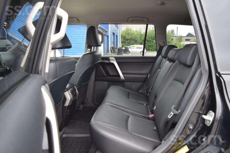 Black Toyota Land Cruiser 2013 in Riga, with an engine capacity of 3.00 L and mileage of 209 thousand km for 23800 €, photo 14 on AUTOMOTO.COM.LV