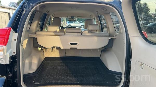 Toyota Land Cruiser 2013 Rīga vietnē Melns Toyota Land Cruiser 2013 Rīga, ar dzinēja tilpumu 3.00 L un nobraukumu 127 tūkst. km par 25500 €, foto 6 vietnē AUTOMOTO.COM.LV
