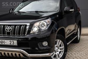 Melns Toyota Land Cruiser 2013 Ogre, ar dzinēja tilpumu 3.00 L un nobraukumu 265 tūkst. km par 21000 €, foto 6 vietnē AUTOMOTO.COM.LV