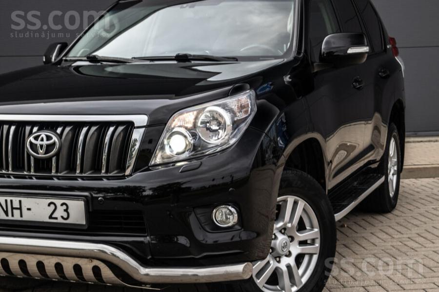 Melns Toyota Land Cruiser 2013 Ogre, ar dzinēja tilpumu 3.00 L un nobraukumu 265 tūkst. km par 21000 €, foto 6 vietnē AUTOMOTO.COM.LV