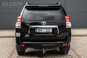 Melns Toyota Land Cruiser 2013 Ogre, ar dzinēja tilpumu 3.00 L un nobraukumu 265 tūkst. km par 21000 €, foto 7 vietnē AUTOMOTO.COM.LV