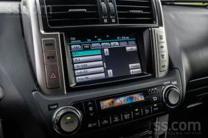 Melns Toyota Land Cruiser 2013 Ogre, ar dzinēja tilpumu 3.00 L un nobraukumu 265 tūkst. km par 21000 €, foto 11 vietnē AUTOMOTO.COM.LV
