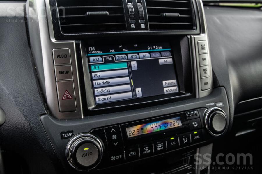 Melns Toyota Land Cruiser 2013 Ogre, ar dzinēja tilpumu 3.00 L un nobraukumu 265 tūkst. km par 21000 €, foto 11 vietnē AUTOMOTO.COM.LV
