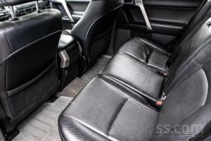 Melns Toyota Land Cruiser 2013 Ogre, ar dzinēja tilpumu 3.00 L un nobraukumu 265 tūkst. km par 21000 €, foto 12 vietnē AUTOMOTO.COM.LV