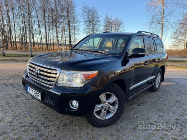Melns Toyota Land Cruiser 2014 Tallina, ar dzinēja tilpumu 4.50 L un nobraukumu 220 tūkst. km par 39900 €, foto 1 vietnē AUTOMOTO.COM.LV