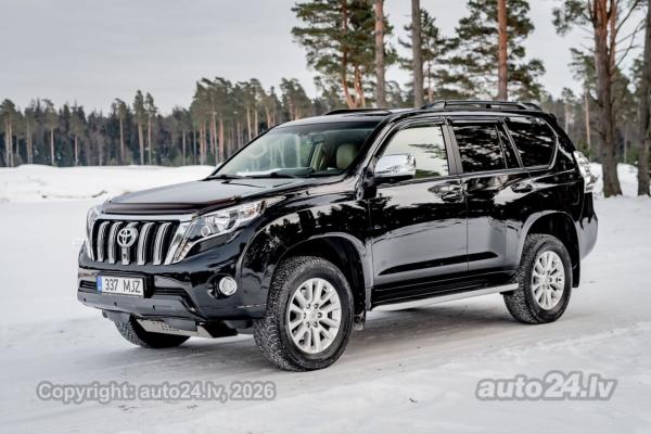 Melns Toyota Land Cruiser 2014 Pērnava, ar dzinēja tilpumu 3.00 L un nobraukumu 157 tūkst. km par 31500 €, foto 4 vietnē AUTOMOTO.COM.LV