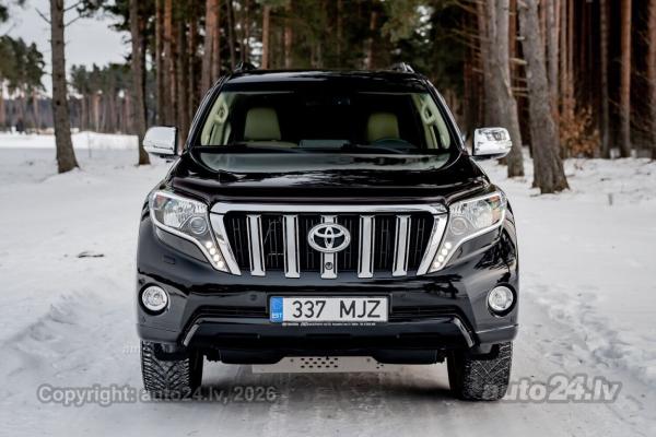 Melns Toyota Land Cruiser 2014 Pērnava, ar dzinēja tilpumu 3.00 L un nobraukumu 157 tūkst. km par 31500 €, foto 6 vietnē AUTOMOTO.COM.LV
