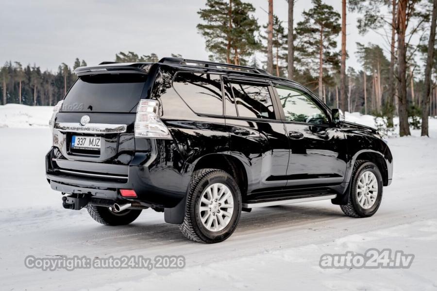 Melns Toyota Land Cruiser 2014 Pērnava, ar dzinēja tilpumu 3.00 L un nobraukumu 157 tūkst. km par 31500 €, foto 8 vietnē AUTOMOTO.COM.LV