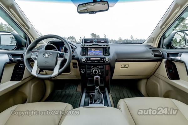Black Toyota Land Cruiser 2014 in Parnu, with an engine capacity of 3.00 L and mileage of 157 thousand km for 31500 €, photo 11 on AUTOMOTO.COM.LV