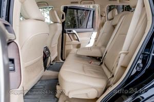 Melns Toyota Land Cruiser 2014 Pērnava, ar dzinēja tilpumu 3.00 L un nobraukumu 157 tūkst. km par 31500 €, foto 14 vietnē AUTOMOTO.COM.LV