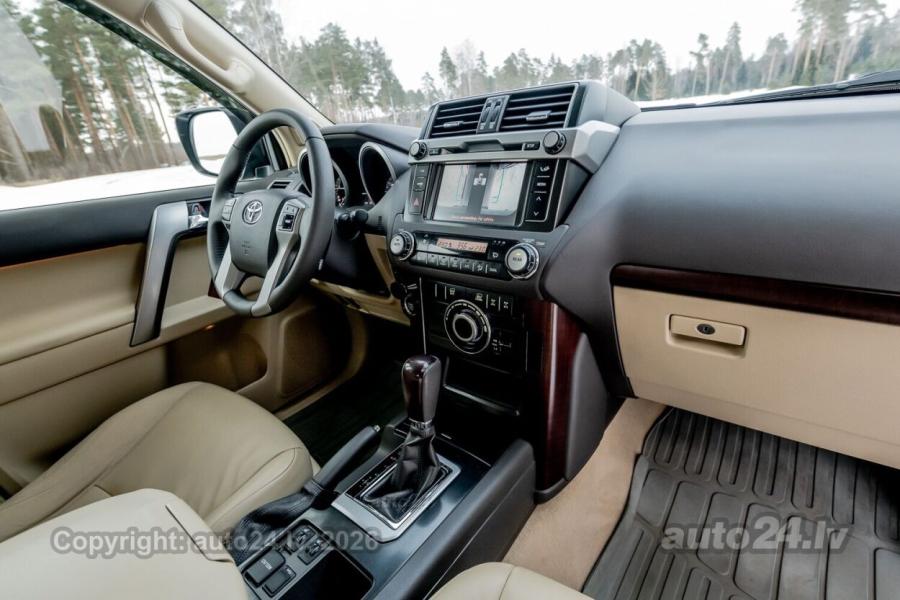 Melns Toyota Land Cruiser 2014 Pērnava, ar dzinēja tilpumu 3.00 L un nobraukumu 157 tūkst. km par 31500 €, foto 21 vietnē AUTOMOTO.COM.LV
