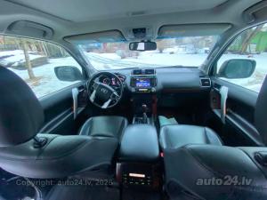 Melns Toyota Land Cruiser 2014 Tallina, ar dzinēja tilpumu 3.00 L un nobraukumu 0 tūkst. km par 28000 €, foto 6 vietnē AUTOMOTO.COM.LV