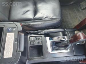 Melns Toyota Land Cruiser 2014 Rīga, ar dzinēja tilpumu 3.00 L un nobraukumu 227 tūkst. km par 26000 €, foto 12 vietnē AUTOMOTO.COM.LV