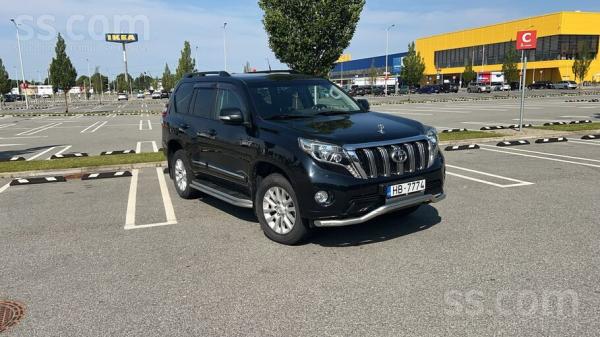 Melns Toyota Land Cruiser 2014 Rīga, ar dzinēja tilpumu 3.00 L un nobraukumu 210 tūkst. km par 29000 €, foto 2 vietnē AUTOMOTO.COM.LV