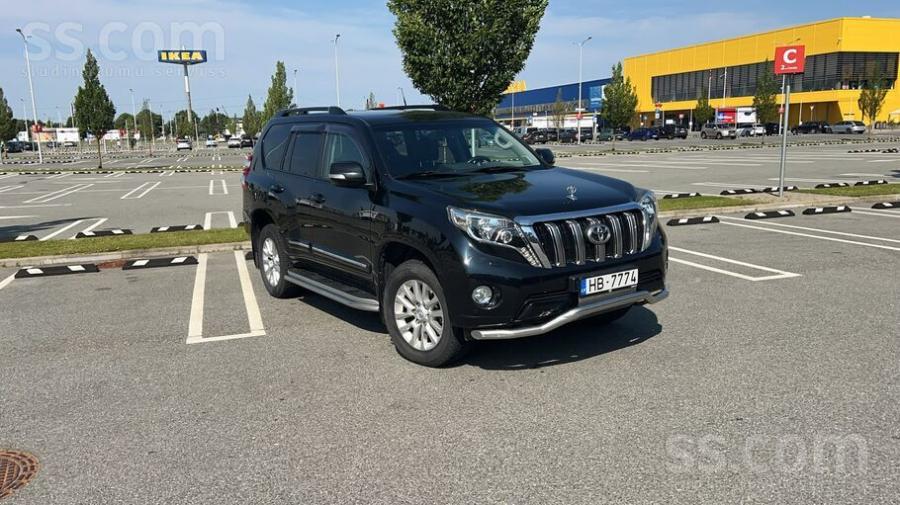 Black Toyota Land Cruiser 2014 in Riga, with an engine capacity of 3.00 L and mileage of 210 thousand km for 29000 €, photo 3 on AUTOMOTO.COM.LV