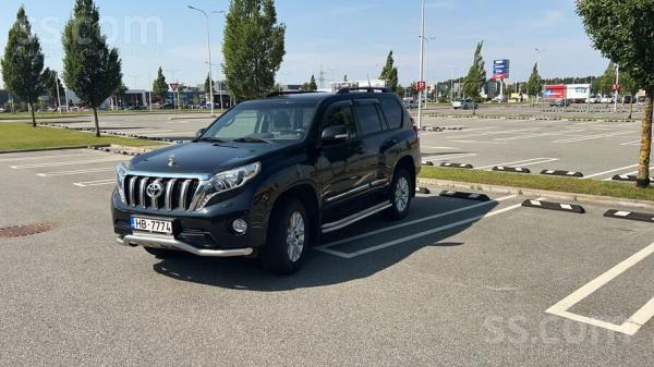 Melns Toyota Land Cruiser 2014 Rīga, ar dzinēja tilpumu 3.00 L un nobraukumu 210 tūkst. km par 29000 €, foto 3 vietnē AUTOMOTO.COM.LV