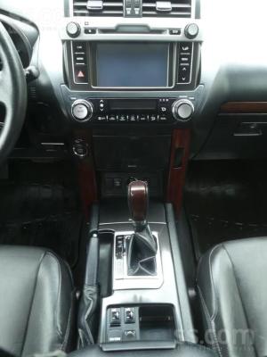 Black Toyota Land Cruiser 2014 in Riga, with an engine capacity of 3.00 L and mileage of 210 thousand km for 29000 €, photo 15 on AUTOMOTO.COM.LV