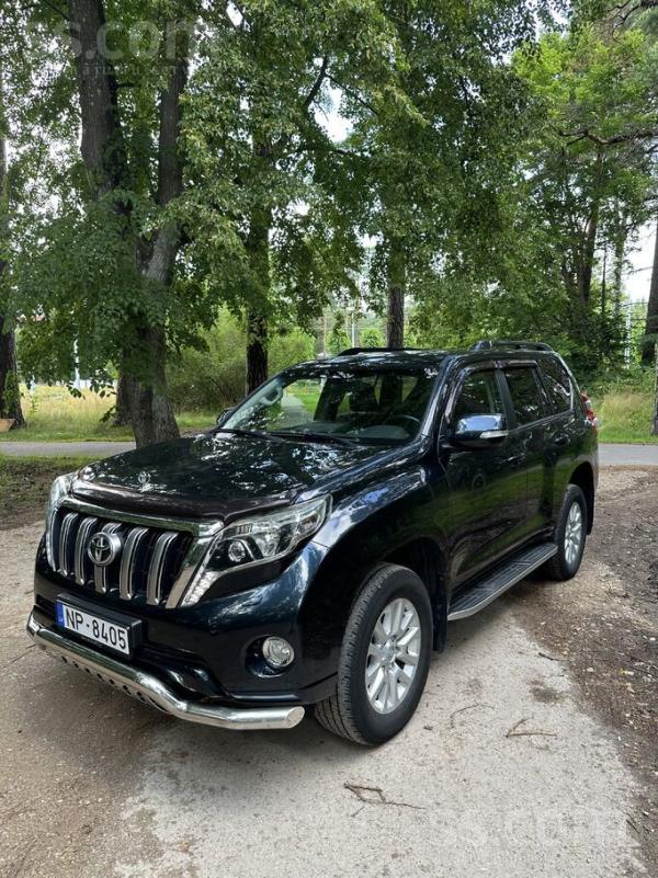 Melns Toyota Land Cruiser 2014 Rīga, ar dzinēja tilpumu 3.00 L un nobraukumu 112 tūkst. km par 31900 €, foto 1 vietnē AUTOMOTO.COM.LV