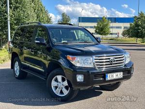 Black Toyota Land Cruiser 2014 in Tallinn, with an engine capacity of 4.50 L and mileage of 302 thousand km for 37000 €, photo  on AUTOMOTO.COM.LV