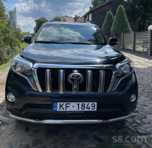 Melns Toyota Land Cruiser 2015 Rīga, ar dzinēja tilpumu 2.80 L un nobraukumu 198 tūkst. km par 27000 €, foto 3 vietnē AUTOMOTO.COM.LV