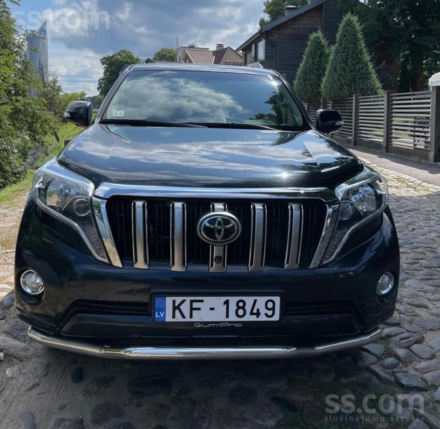 Melns Toyota Land Cruiser 2015 Rīga, ar dzinēja tilpumu 2.80 L un nobraukumu 198 tūkst. km par 27000 €, foto 3 vietnē AUTOMOTO.COM.LV
