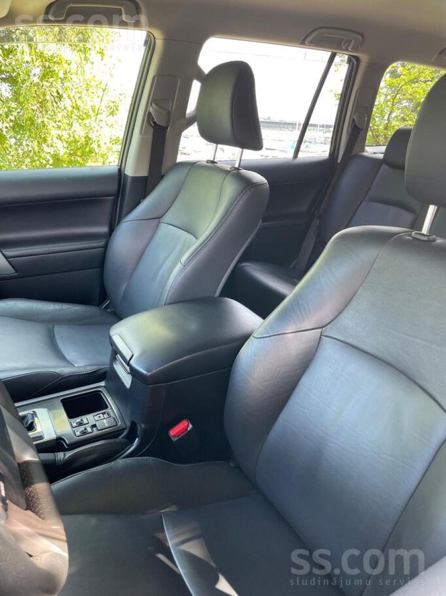 Melns Toyota Land Cruiser 2015 Rīga, ar dzinēja tilpumu 2.80 L un nobraukumu 198 tūkst. km par 27000 €, foto 8 vietnē AUTOMOTO.COM.LV