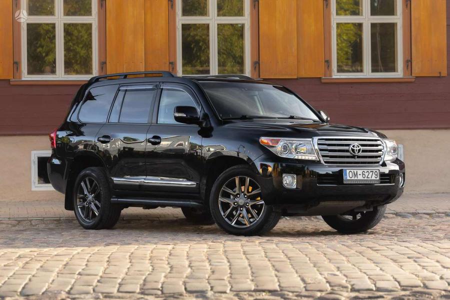 Melns Toyota Land Cruiser 2015 Jelgava, ar dzinēja tilpumu 4.46 L un nobraukumu 229 tūkst. km par 43000 €, foto 1 vietnē AUTOMOTO.COM.LV