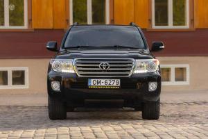 Melns Toyota Land Cruiser 2015 Jelgava, ar dzinēja tilpumu 4.46 L un nobraukumu 229 tūkst. km par 43000 €, foto 3 vietnē AUTOMOTO.COM.LV