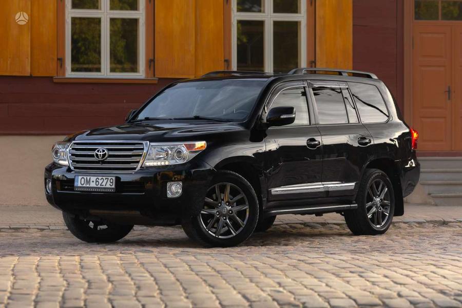 Melns Toyota Land Cruiser 2015 Jelgava, ar dzinēja tilpumu 4.46 L un nobraukumu 229 tūkst. km par 43000 €, foto 4 vietnē AUTOMOTO.COM.LV