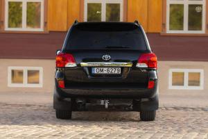 Melns Toyota Land Cruiser 2015 Jelgava, ar dzinēja tilpumu 4.46 L un nobraukumu 229 tūkst. km par 43000 €, foto 6 vietnē AUTOMOTO.COM.LV