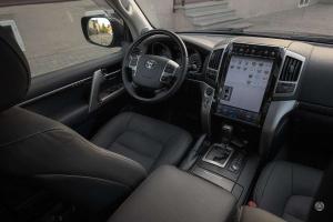 Melns Toyota Land Cruiser 2015 Jelgava, ar dzinēja tilpumu 4.46 L un nobraukumu 229 tūkst. km par 43000 €, foto 12 vietnē AUTOMOTO.COM.LV