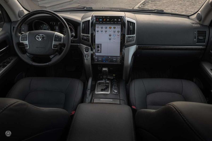 Melns Toyota Land Cruiser 2015 Jelgava, ar dzinēja tilpumu 4.46 L un nobraukumu 229 tūkst. km par 43000 €, foto 13 vietnē AUTOMOTO.COM.LV