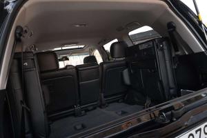 Melns Toyota Land Cruiser 2015 Jelgava, ar dzinēja tilpumu 4.46 L un nobraukumu 229 tūkst. km par 43000 €, foto 16 vietnē AUTOMOTO.COM.LV