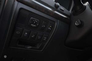 Melns Toyota Land Cruiser 2015 Jelgava, ar dzinēja tilpumu 4.46 L un nobraukumu 229 tūkst. km par 43000 €, foto 18 vietnē AUTOMOTO.COM.LV