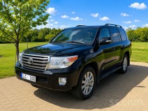 Black Toyota Land Cruiser 2015 in Rezekne, with an engine capacity of 4.50 L and mileage of 262 thousand km for 42000 €, photo  on AUTOMOTO.COM.LV