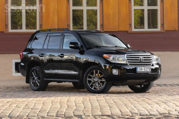 Melns Toyota Land Cruiser 2015 Jelgava, ar dzinēja tilpumu 4.50 L un nobraukumu 229 tūkst. km par 41500 €, foto 1 vietnē AUTOMOTO.COM.LV