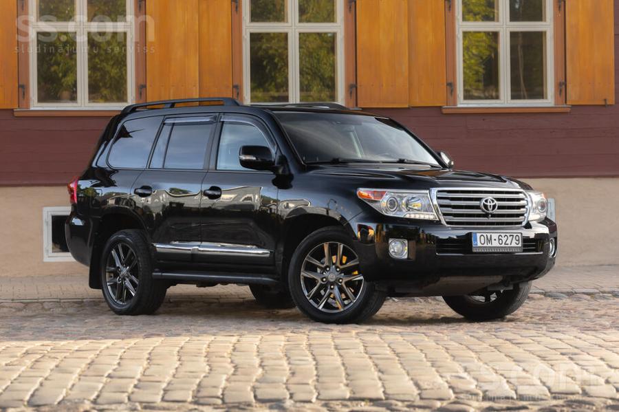 Melns Toyota Land Cruiser 2015 Jelgava, ar dzinēja tilpumu 4.50 L un nobraukumu 229 tūkst. km par 41500 €, foto 1 vietnē AUTOMOTO.COM.LV
