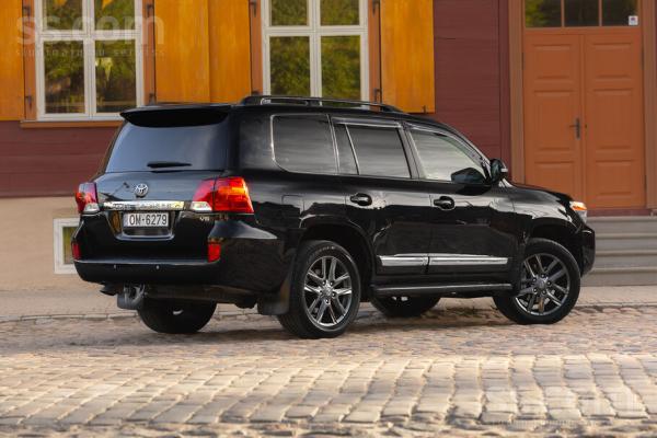 Melns Toyota Land Cruiser 2015 Jelgava, ar dzinēja tilpumu 4.50 L un nobraukumu 229 tūkst. km par 41500 €, foto 6 vietnē AUTOMOTO.COM.LV
