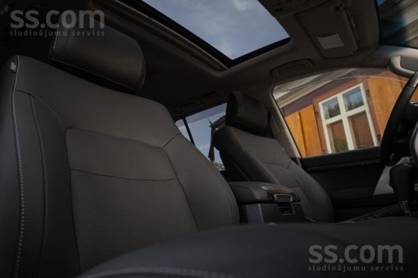 Melns Toyota Land Cruiser 2015 Jelgava, ar dzinēja tilpumu 4.50 L un nobraukumu 229 tūkst. km par 41500 €, foto 9 vietnē AUTOMOTO.COM.LV