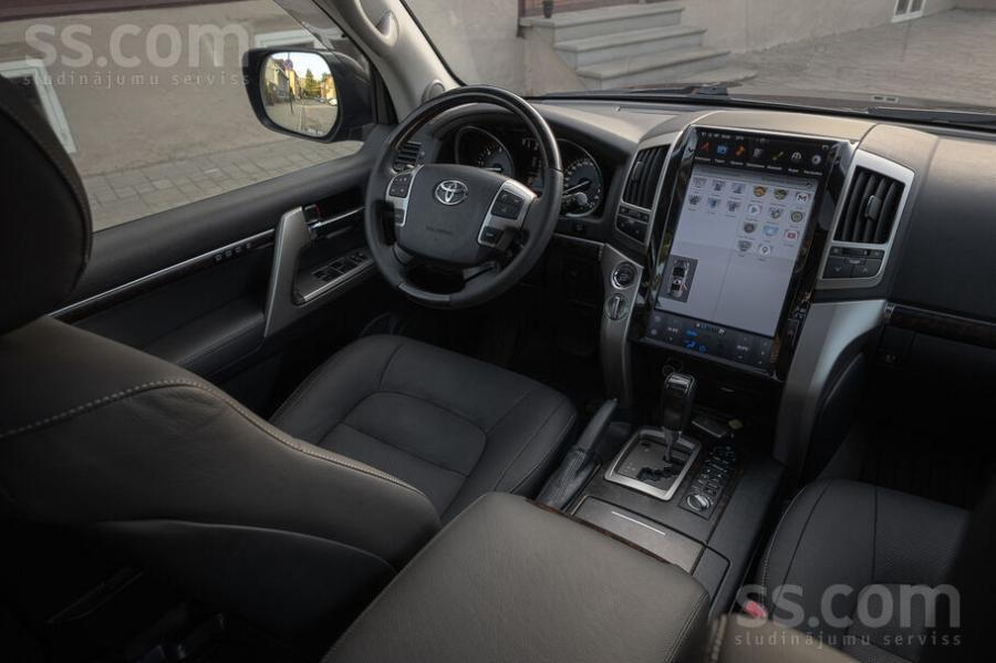 Melns Toyota Land Cruiser 2015 Jelgava, ar dzinēja tilpumu 4.50 L un nobraukumu 229 tūkst. km par 41500 €, foto 12 vietnē AUTOMOTO.COM.LV