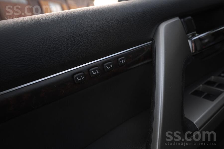 Melns Toyota Land Cruiser 2015 Jelgava, ar dzinēja tilpumu 4.50 L un nobraukumu 229 tūkst. km par 41500 €, foto 17 vietnē AUTOMOTO.COM.LV