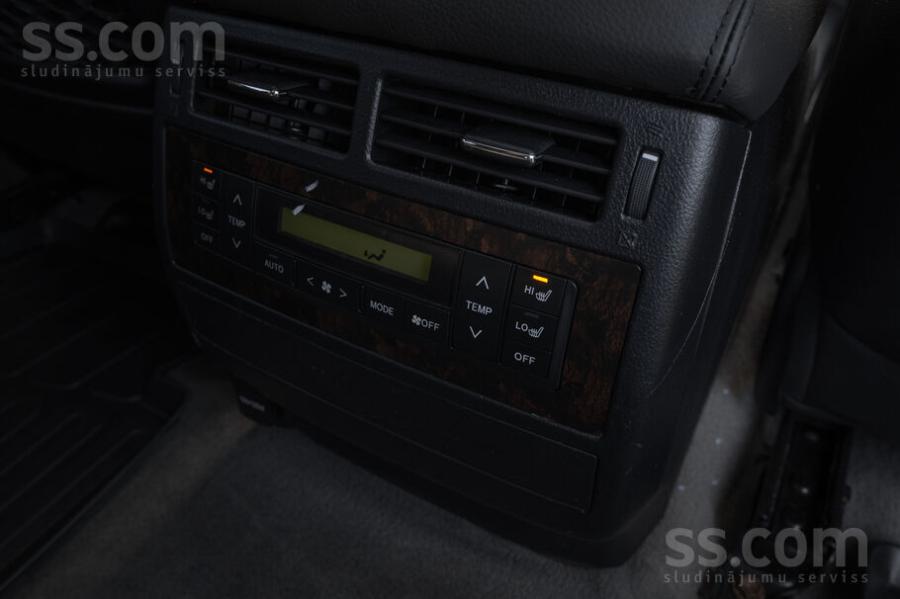 Melns Toyota Land Cruiser 2015 Jelgava, ar dzinēja tilpumu 4.50 L un nobraukumu 229 tūkst. km par 41500 €, foto 22 vietnē AUTOMOTO.COM.LV