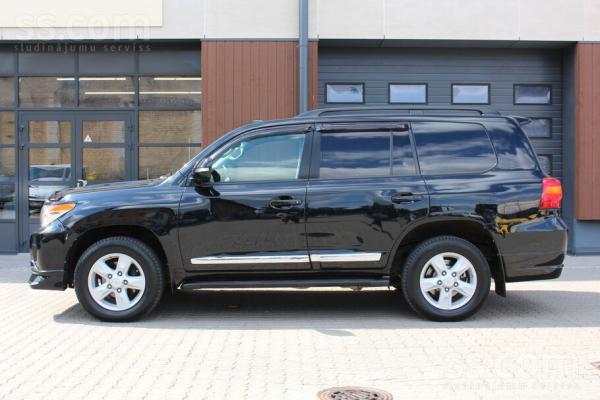 Melns Toyota Land Cruiser 2015 Rīga, ar dzinēja tilpumu 4.50 L un nobraukumu 213 tūkst. km par 46500 €, foto 4 vietnē AUTOMOTO.COM.LV