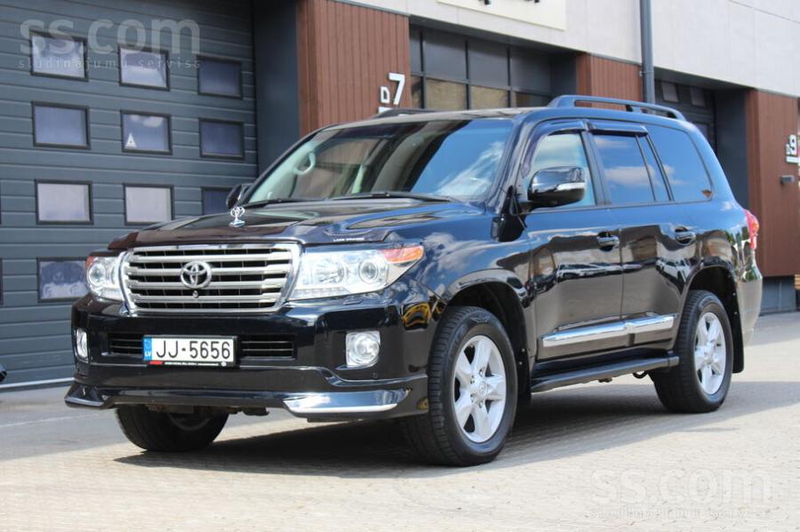 Melns Toyota Land Cruiser 2015 Rīga, ar dzinēja tilpumu 4.50 L un nobraukumu 213 tūkst. km par 46500 €, foto 1 vietnē AUTOMOTO.COM.LV