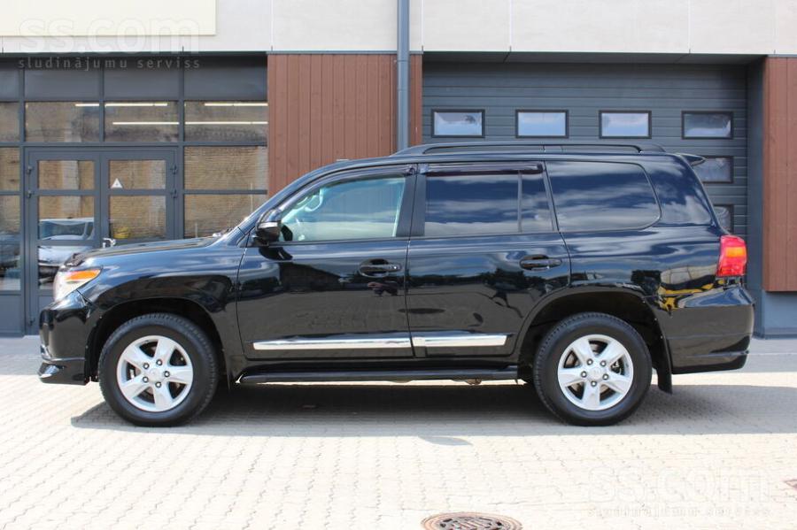 Melns Toyota Land Cruiser 2015 Rīga, ar dzinēja tilpumu 4.50 L un nobraukumu 213 tūkst. km par 46500 €, foto 5 vietnē AUTOMOTO.COM.LV