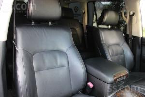 Melns Toyota Land Cruiser 2015 Rīga, ar dzinēja tilpumu 4.50 L un nobraukumu 213 tūkst. km par 46500 €, foto 15 vietnē AUTOMOTO.COM.LV
