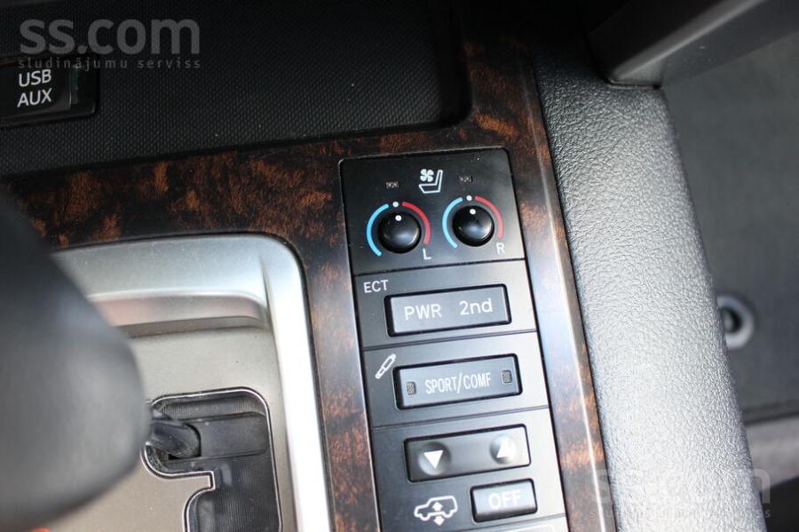 Melns Toyota Land Cruiser 2015 Rīga, ar dzinēja tilpumu 4.50 L un nobraukumu 213 tūkst. km par 46500 €, foto 21 vietnē AUTOMOTO.COM.LV